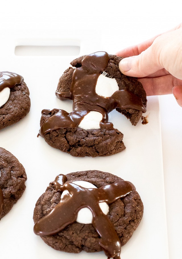 Hot Chocolate Cookies (Easy Holiday Recipe!) - Chef Savvy