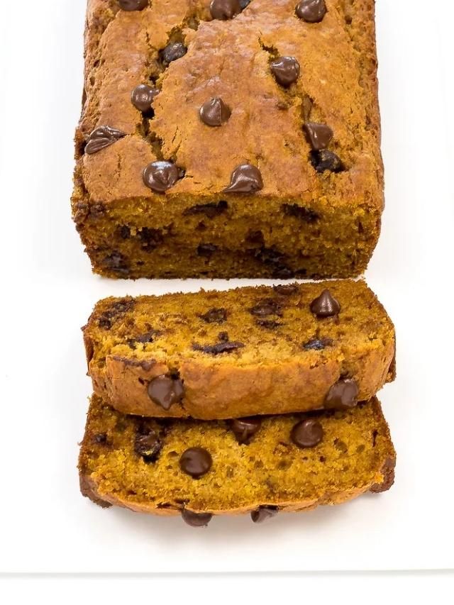 Moist Chocolate Chip Pumpkin Bread