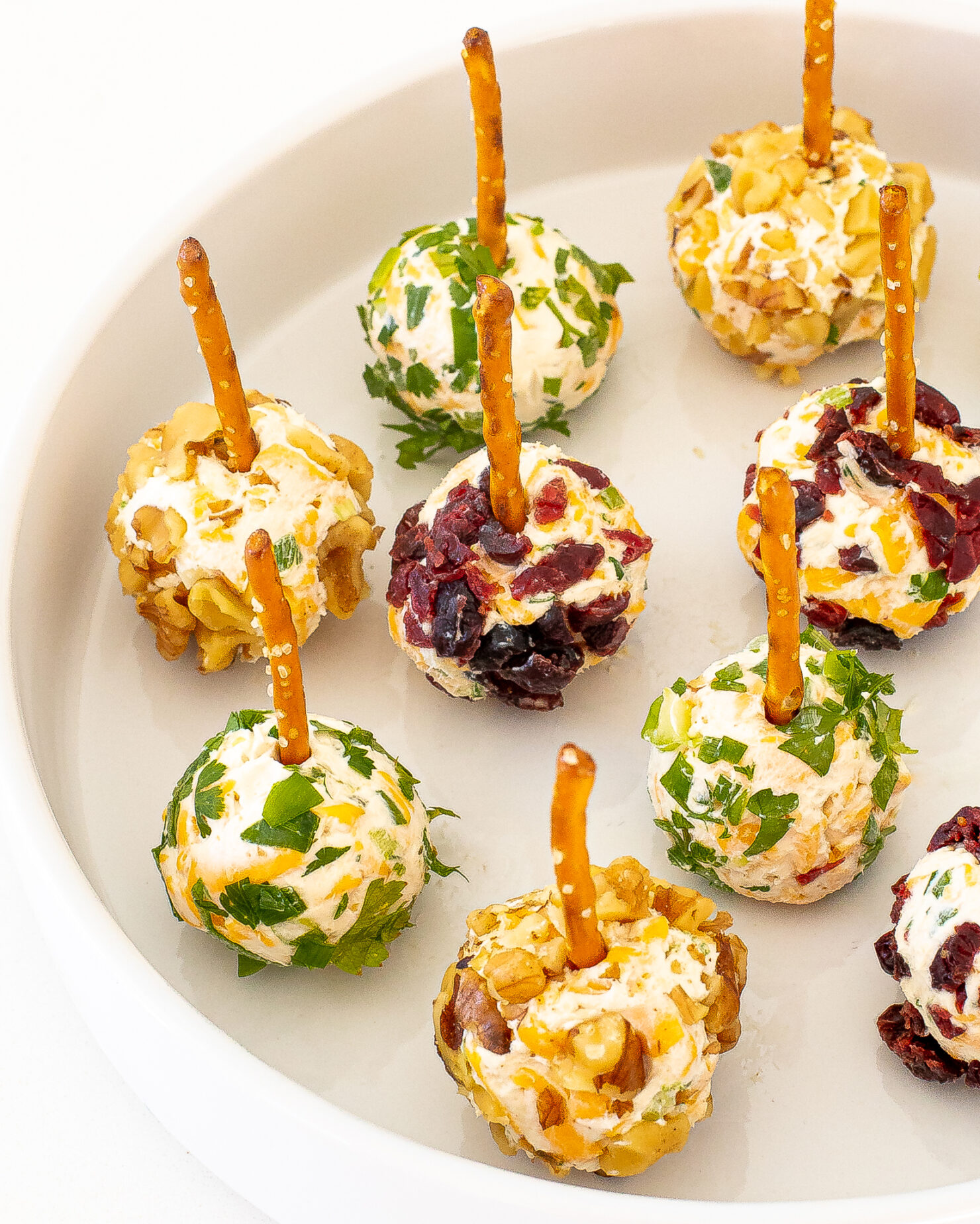Mini Cheese Balls (The Perfect Appetizer!) - Chef Savvy